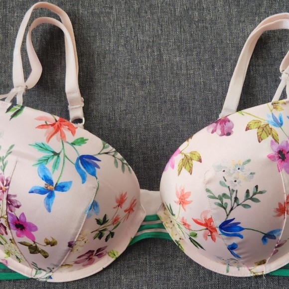 Victoria's Secret | Intimates & Sleepwear | Excellent Victorias Secret ...